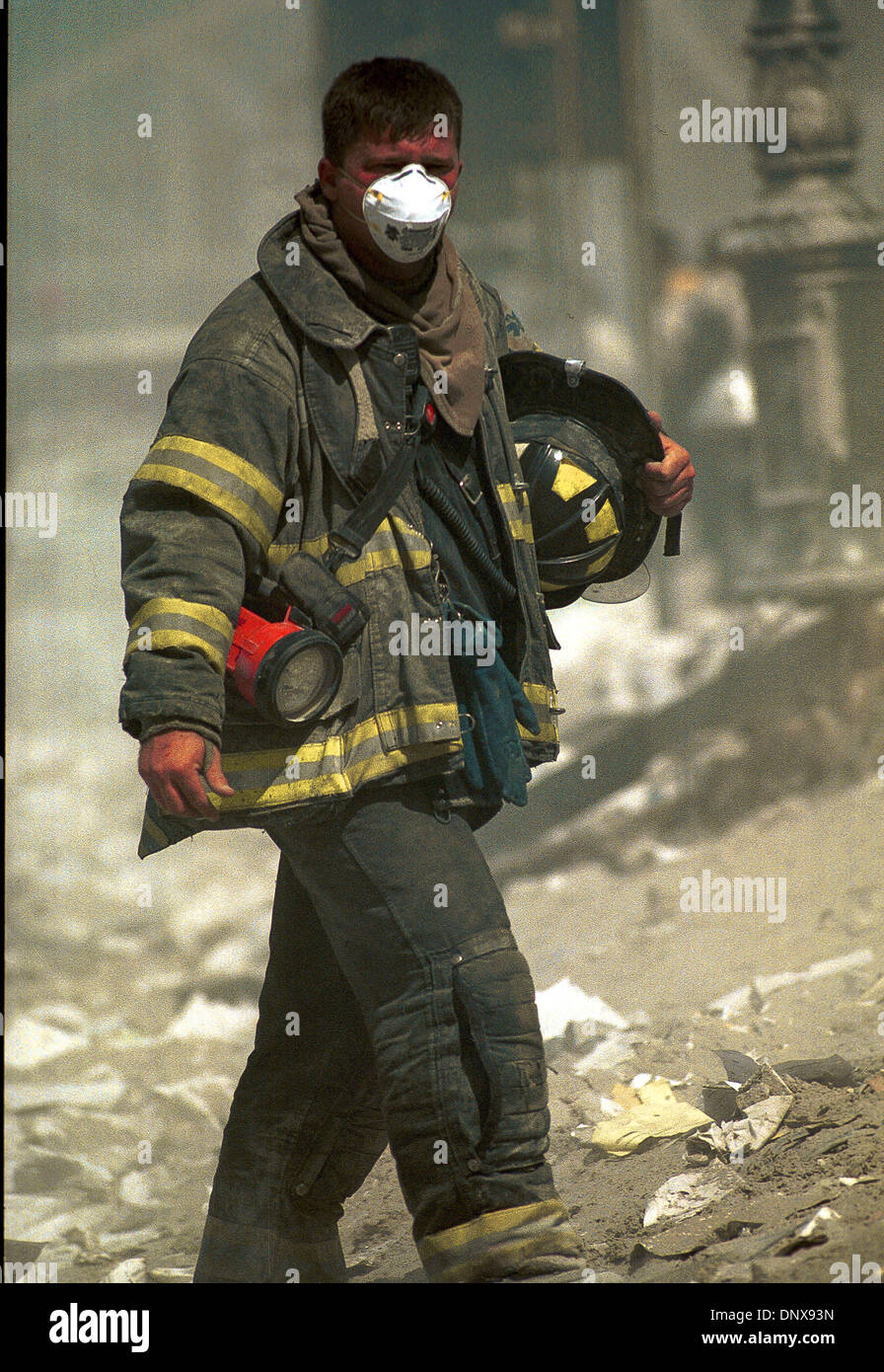 World trade center 2001 jet hi-res stock photography and images - Alamy