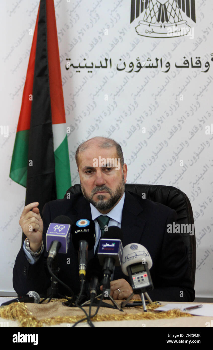 Bank under siege hi-res stock photography and images - Alamy