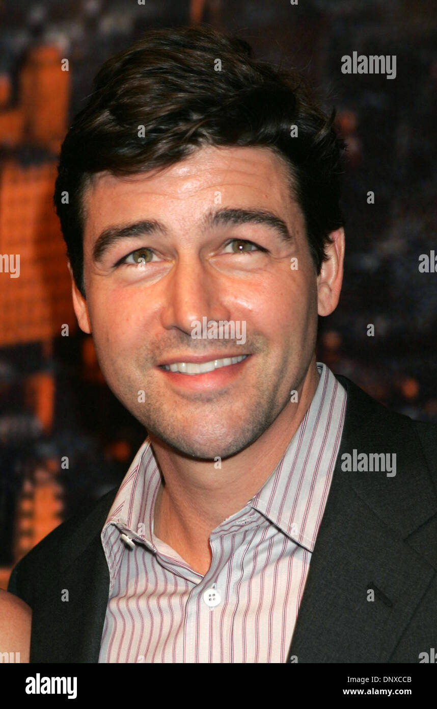 King kong 2005 kyle chandler hi-res stock photography and images - Alamy