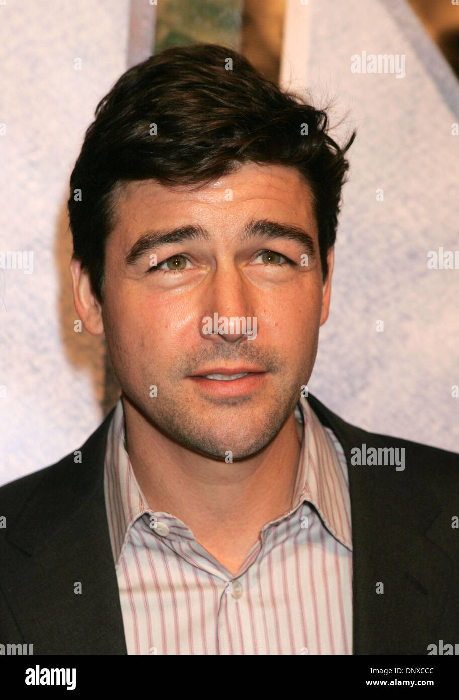King kong 2005 kyle chandler hi-res stock photography and images - Alamy