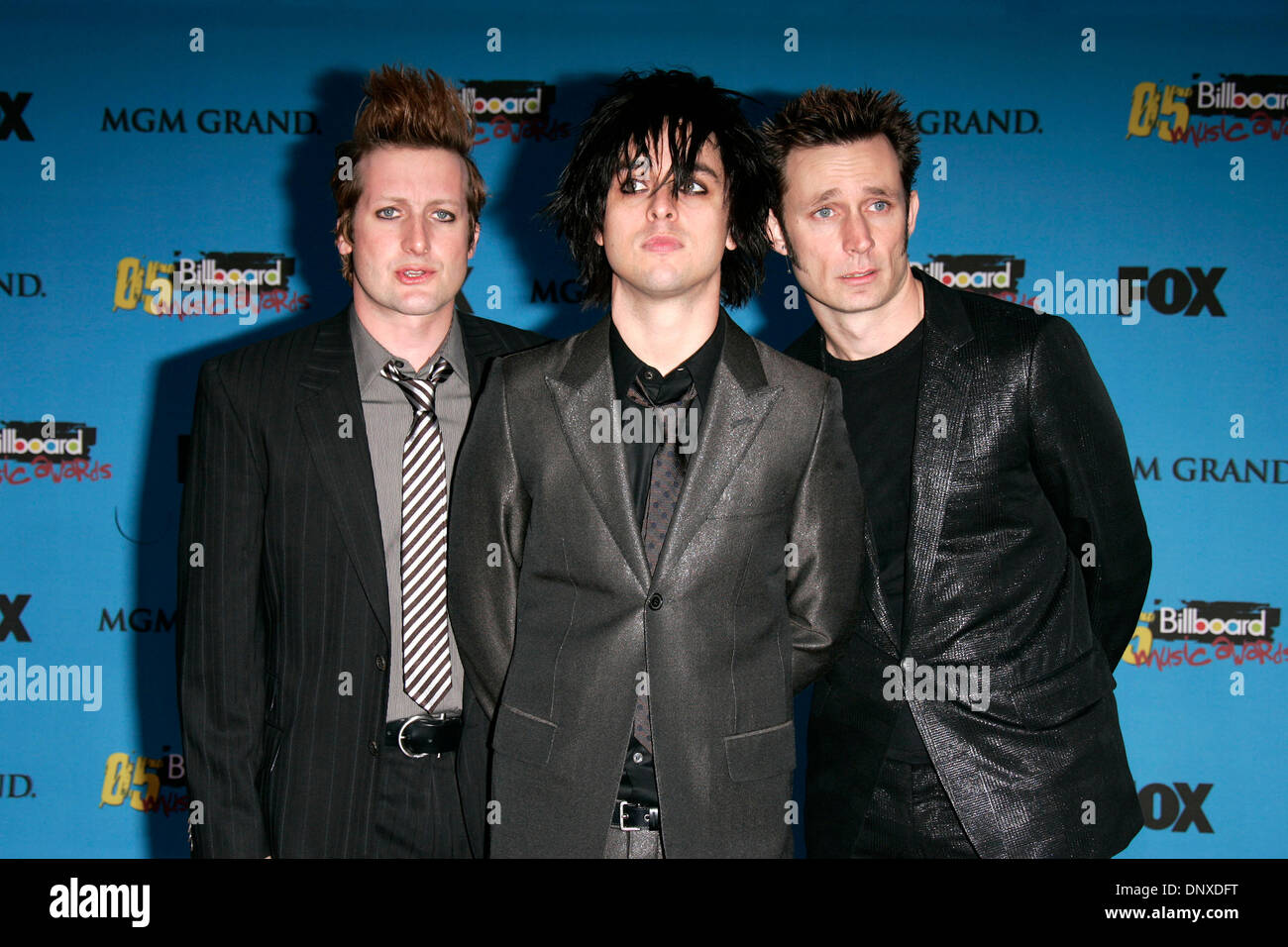 2005 billboard music awards hi-res stock photography and images - Alamy