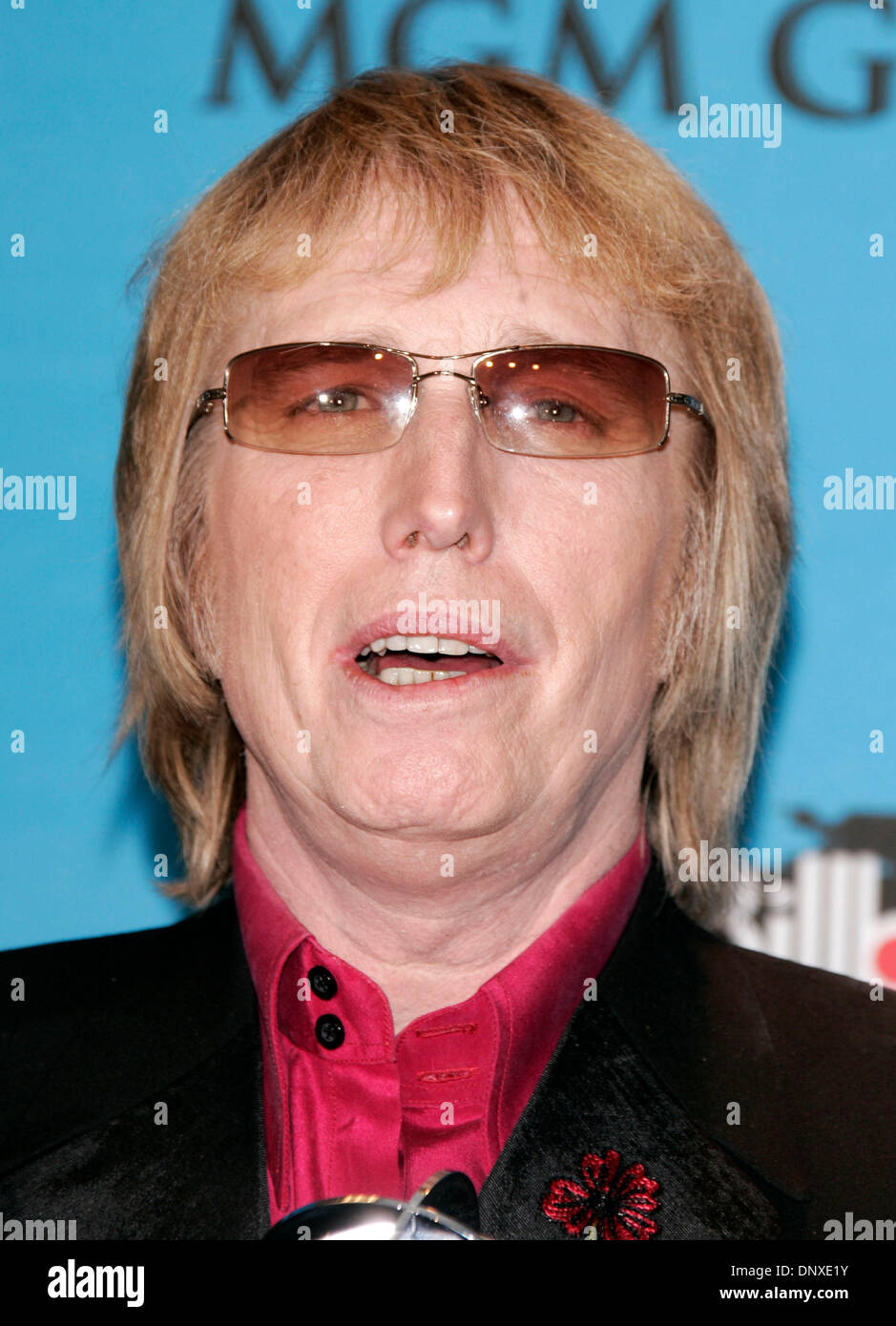 Tom petty billboard music awards 2005 hi-res stock photography and ...
