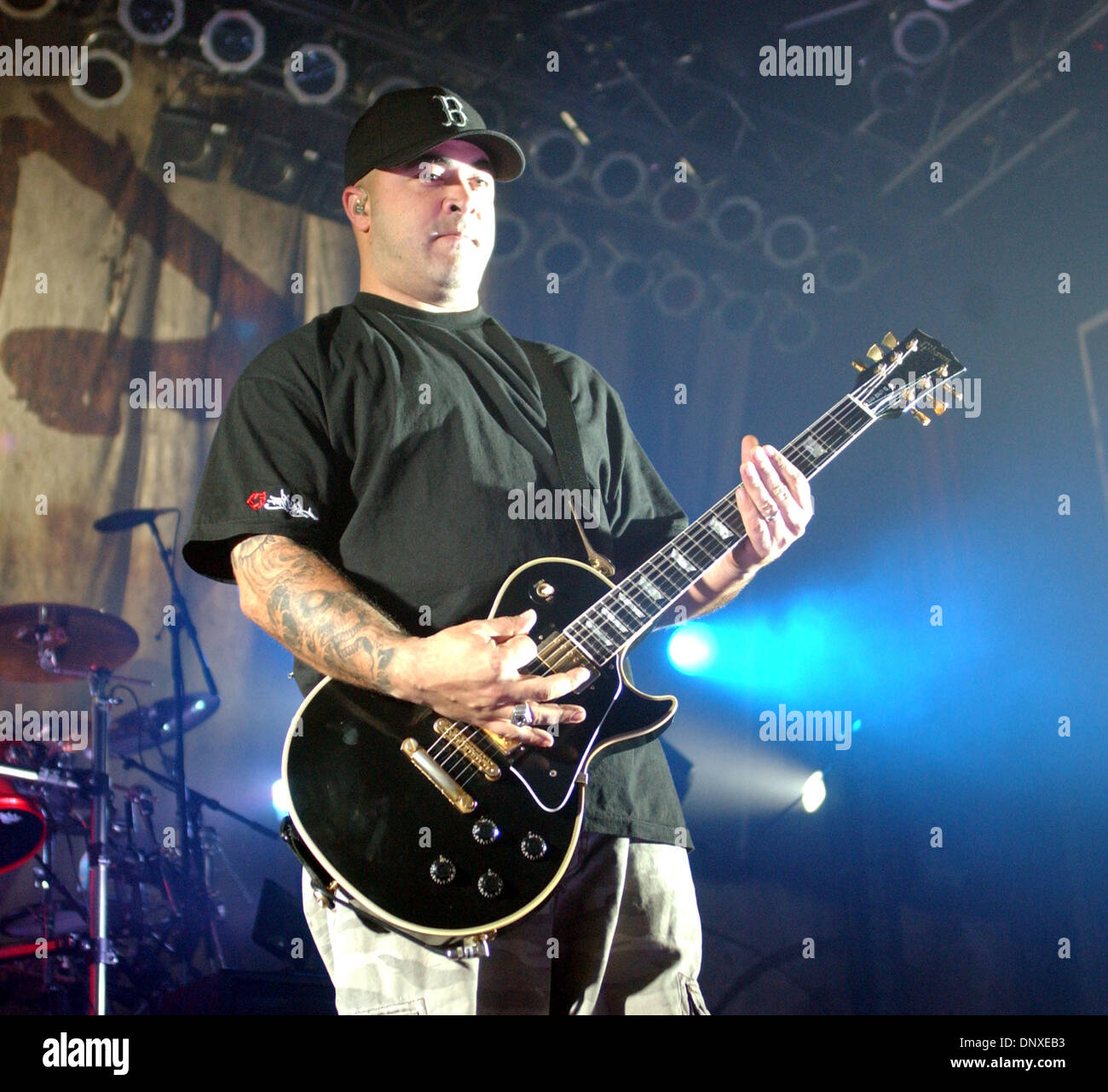 Dec 07, 2005; Myrtle Beach, SC, USA; Singer AARON LEWIS of the band ...