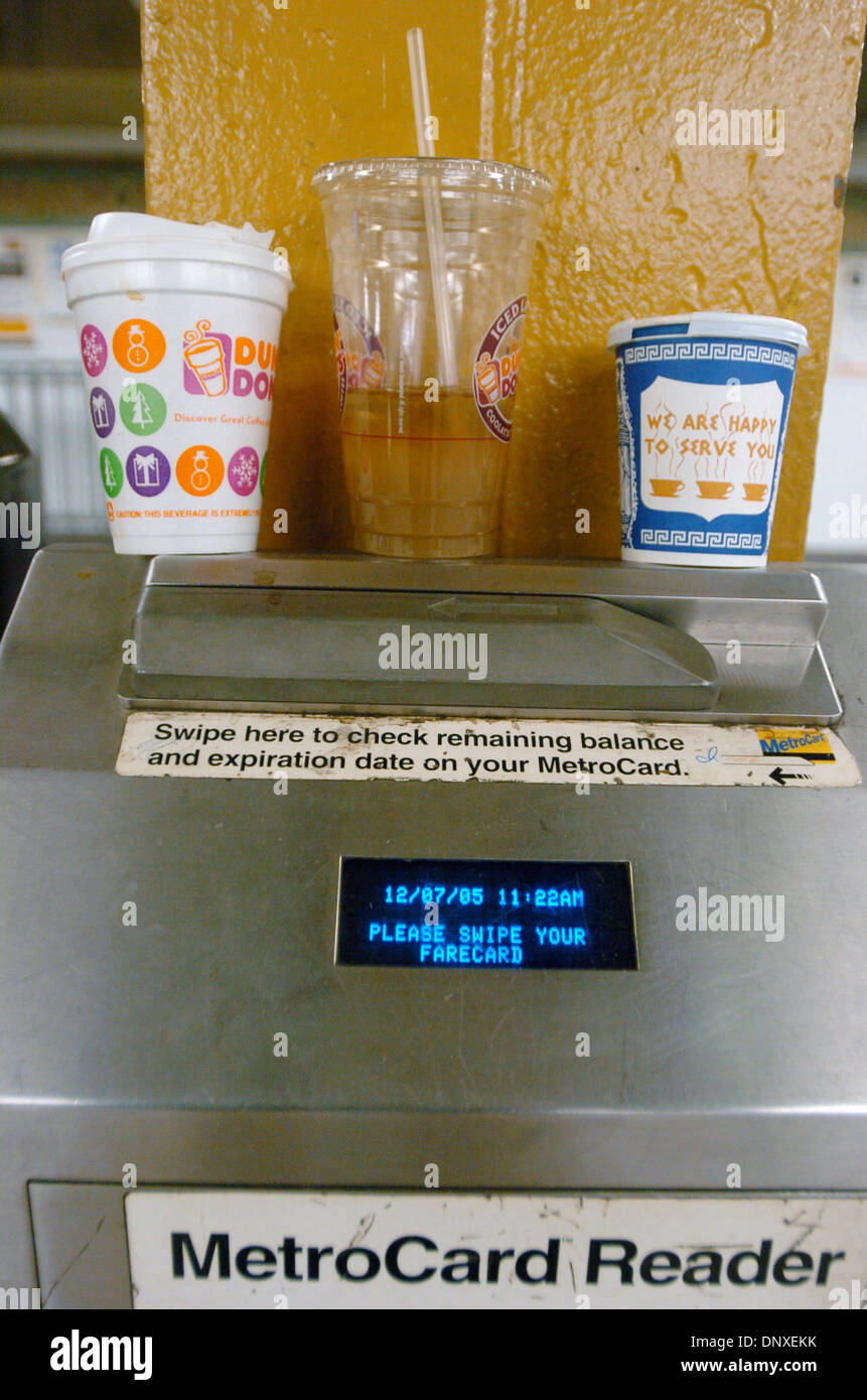 New york city subway garbage hi-res stock photography and images - Alamy