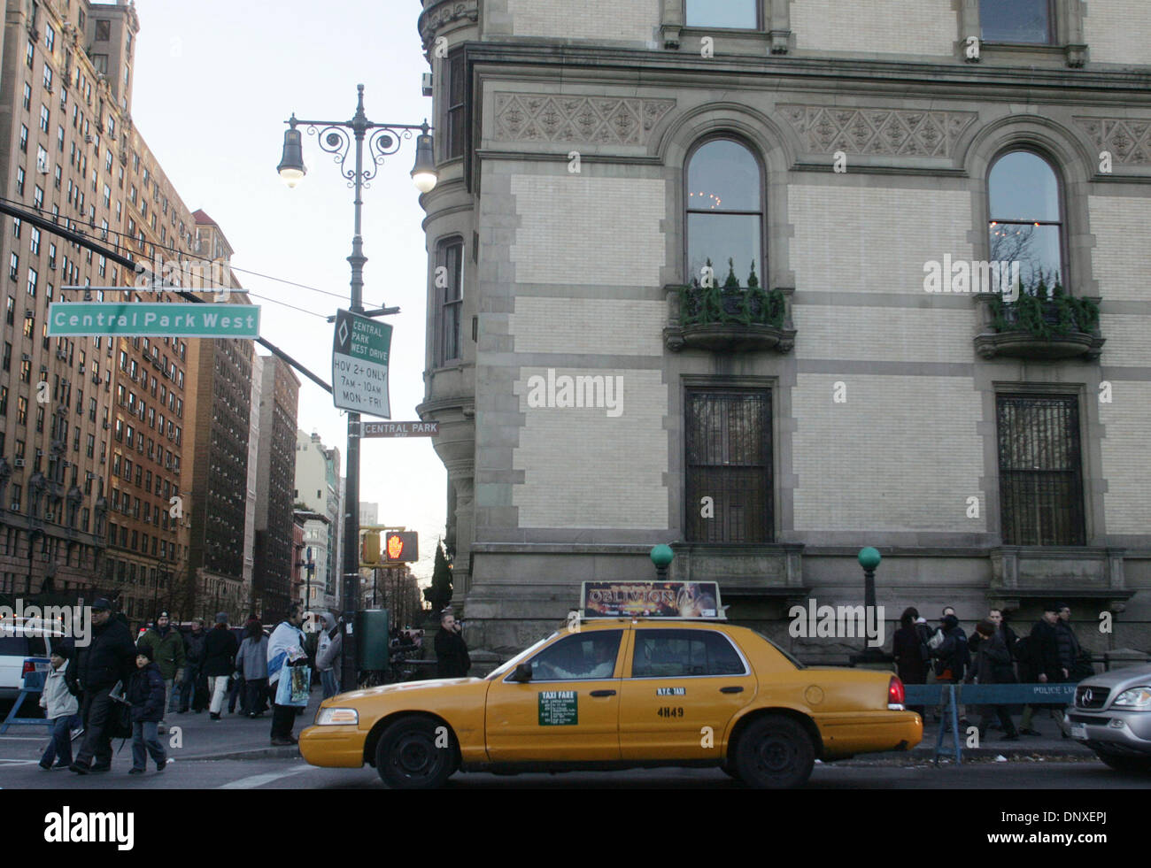 1 west 72nd street new york hi-res stock photography and images - Alamy