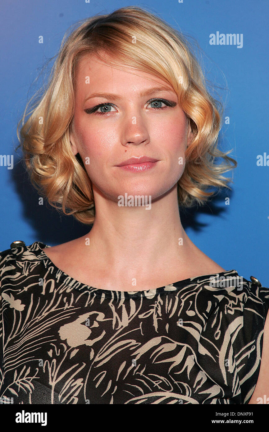 January jones 2005 hi-res stock photography and images - Alamy