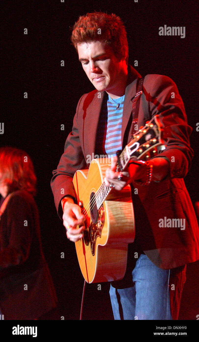 Tyler hilton walk the line hi-res stock photography and images - Alamy