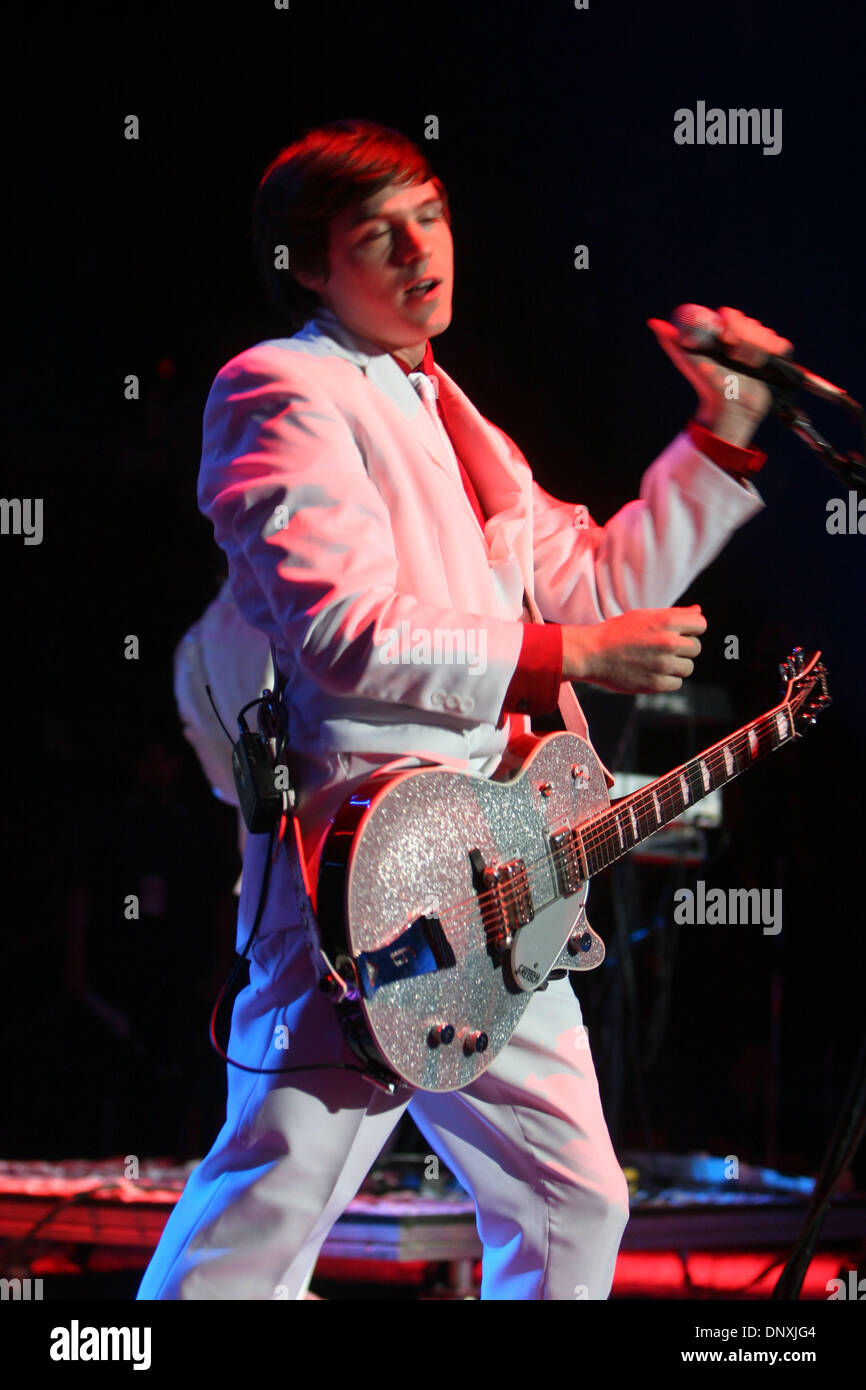 Dec 16, 2005; New York, NY, USA; Music group CLICK 5 performing at Z ...