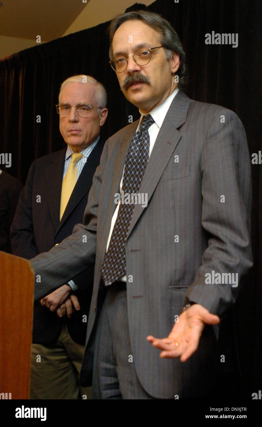 Dec 16, 2005; Manhattan, NY, USA; MTA Chairman PETER KALIKOW (L ...