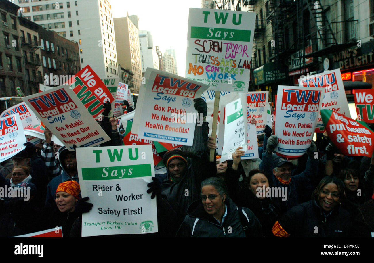 Bus strike new york city hi-res stock photography and images - Alamy