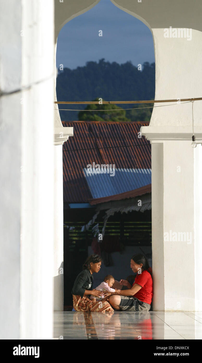 Girls in sumatra indonesia hi-res stock photography and images - Alamy