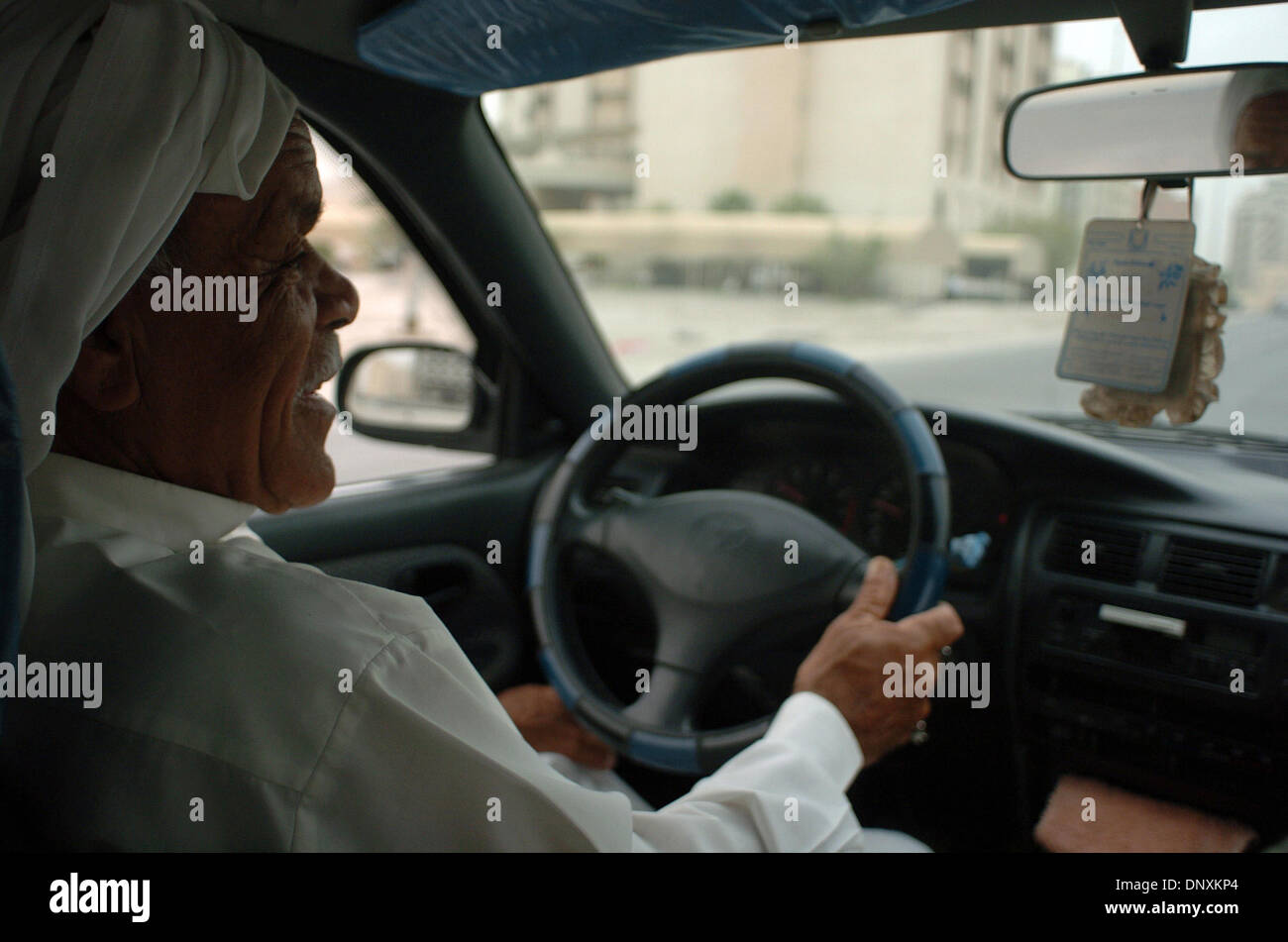 Bahrain saudi causeway hi-res stock photography and images - Alamy