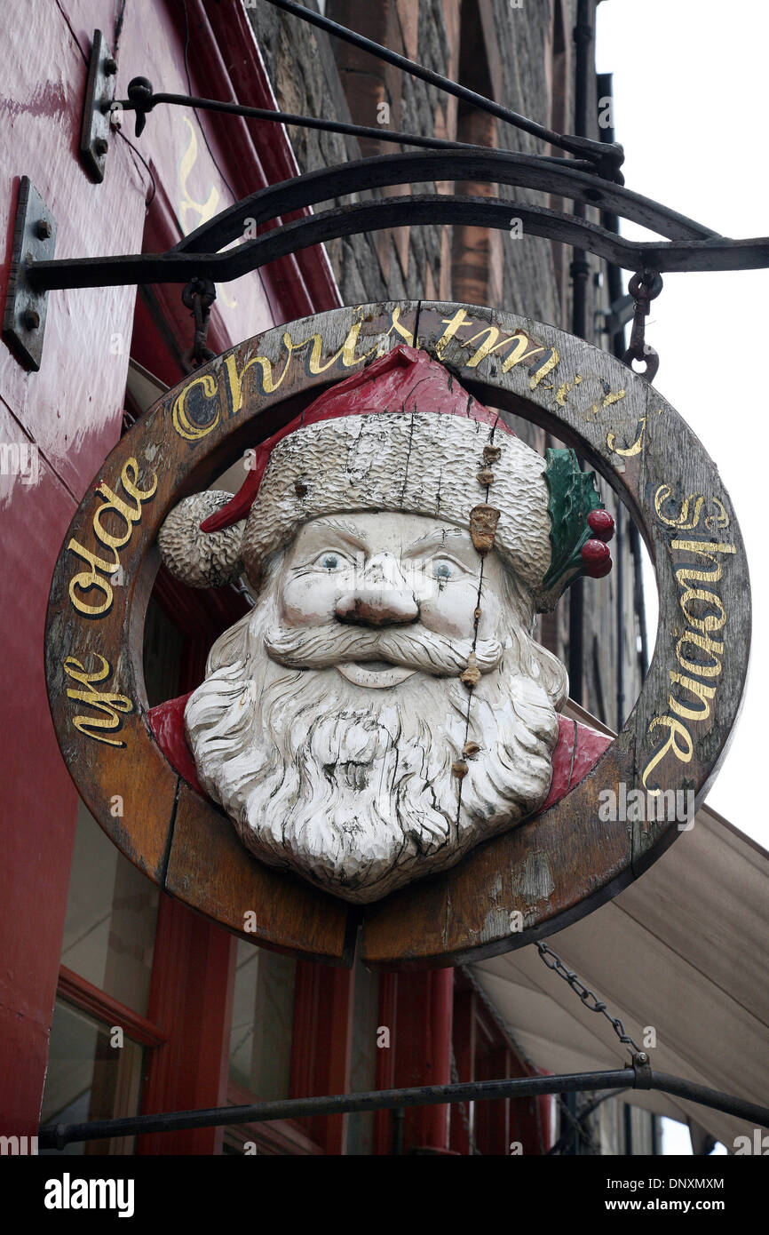 Scotland christmas pub hi-res stock photography and images - Alamy