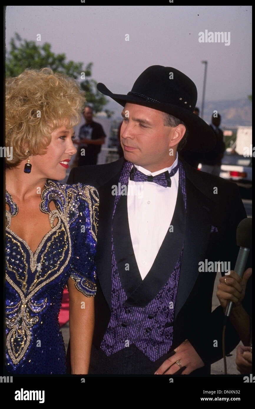 Hollywood, CA, USA; Country superstar GARTH BROOKS & wife SANDY BROOKS ...
