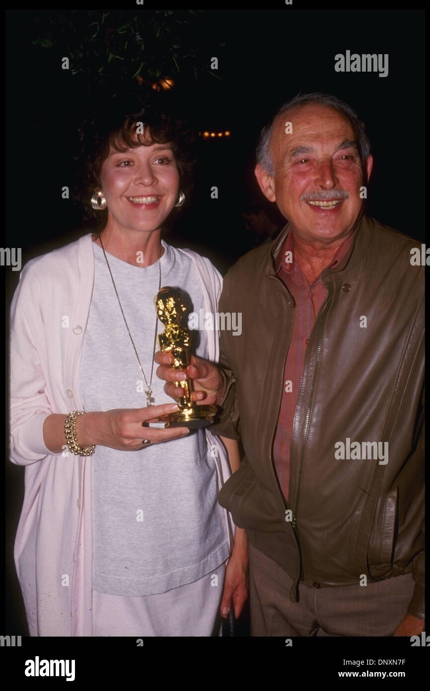 Bill macy hi-res stock photography and images - Alamy