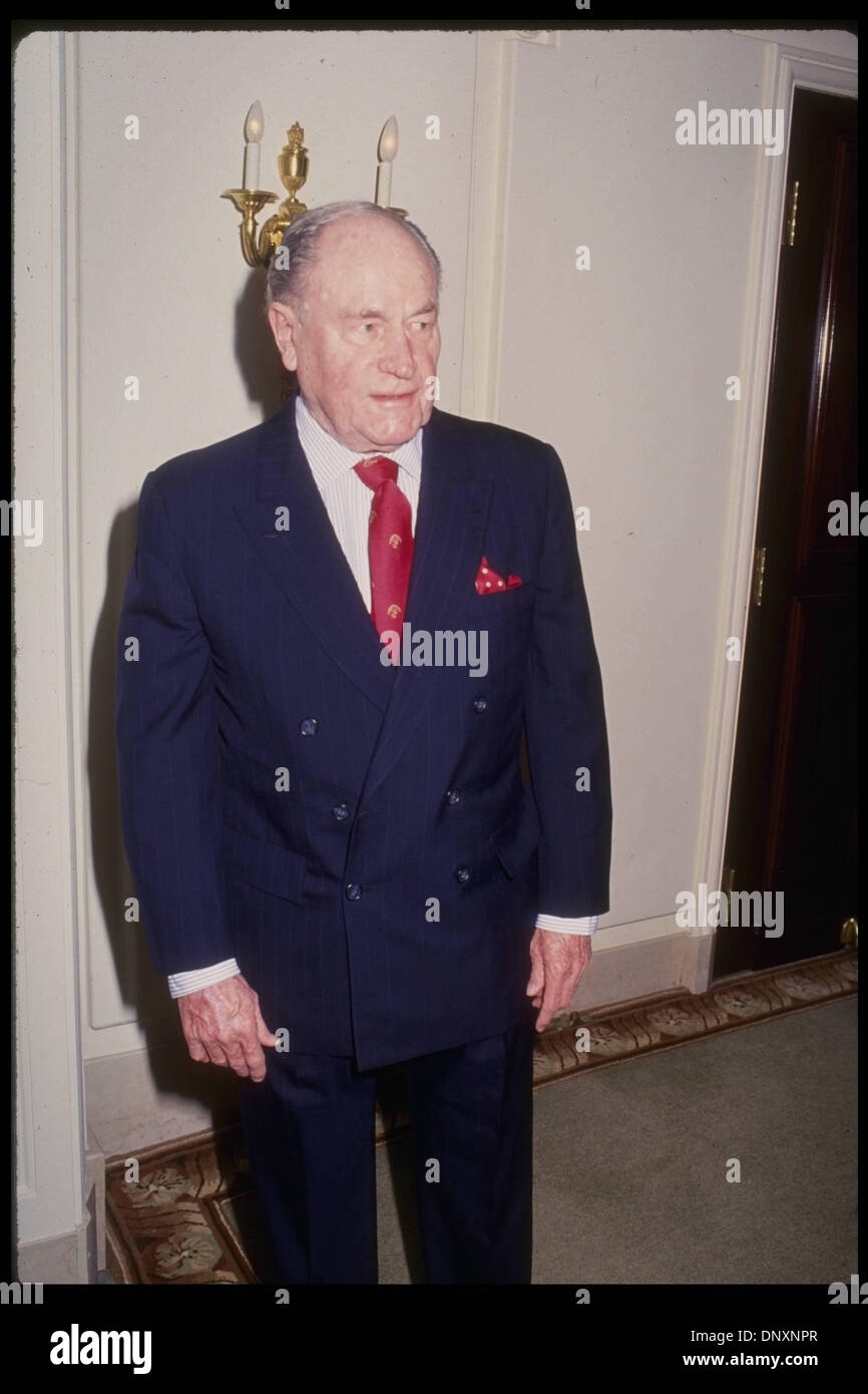 Hollywood, CA, USA; Actor E.G. MARSHALL attends the Producers Guild ...