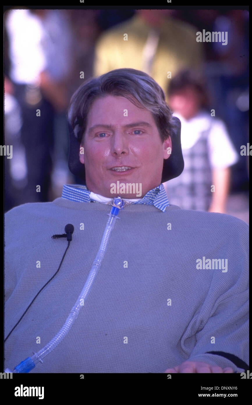 New parents 1952 hi-res stock photography and images - Alamy