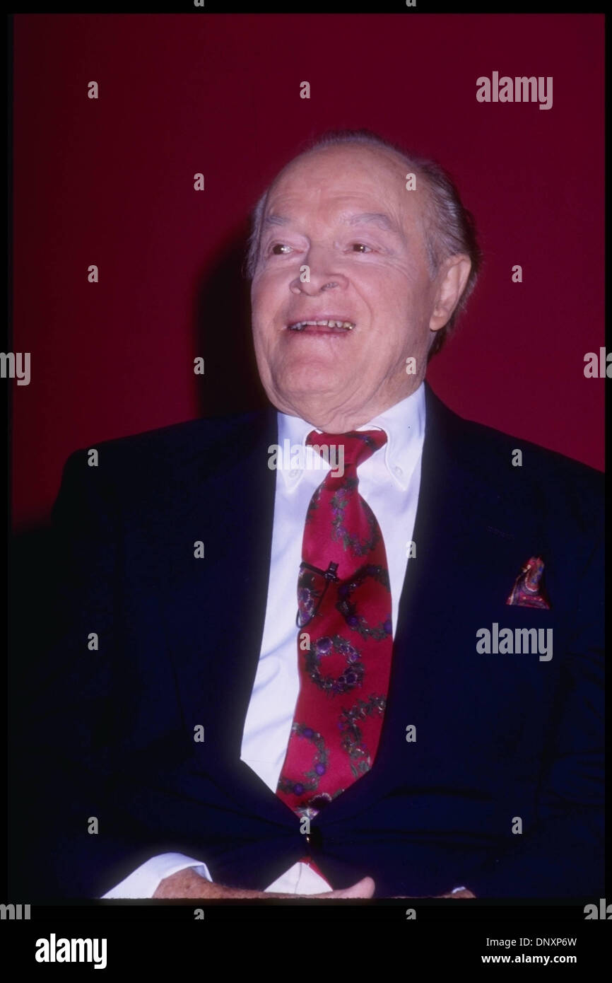 Hollywood, Ca, USA; Legendary entertainer BOB HOPE attends ''Hopes for ...
