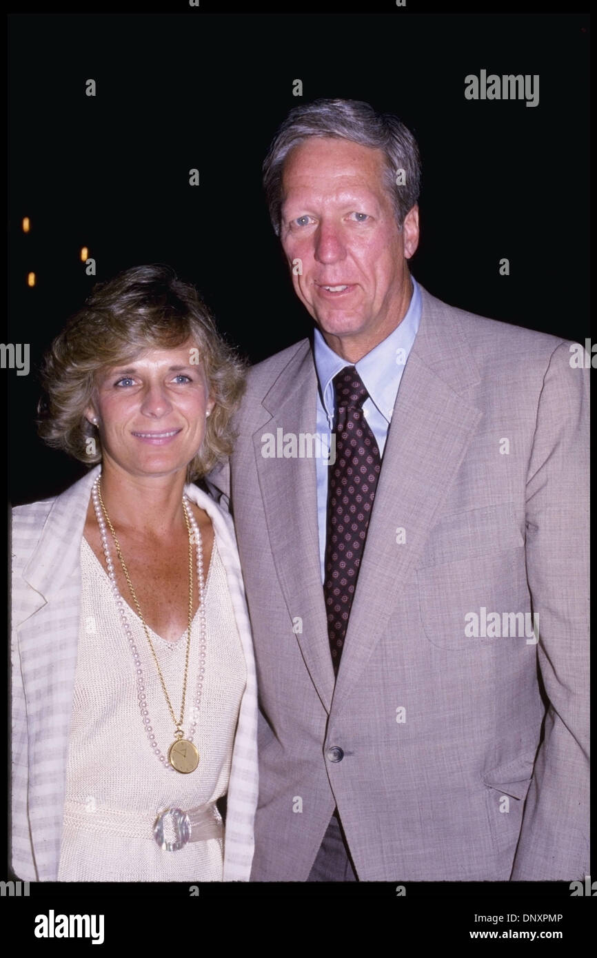 Hollywood, CA, USA; Actor DAVID HARTMAN and his wife MAUREEN. Mandatory ...