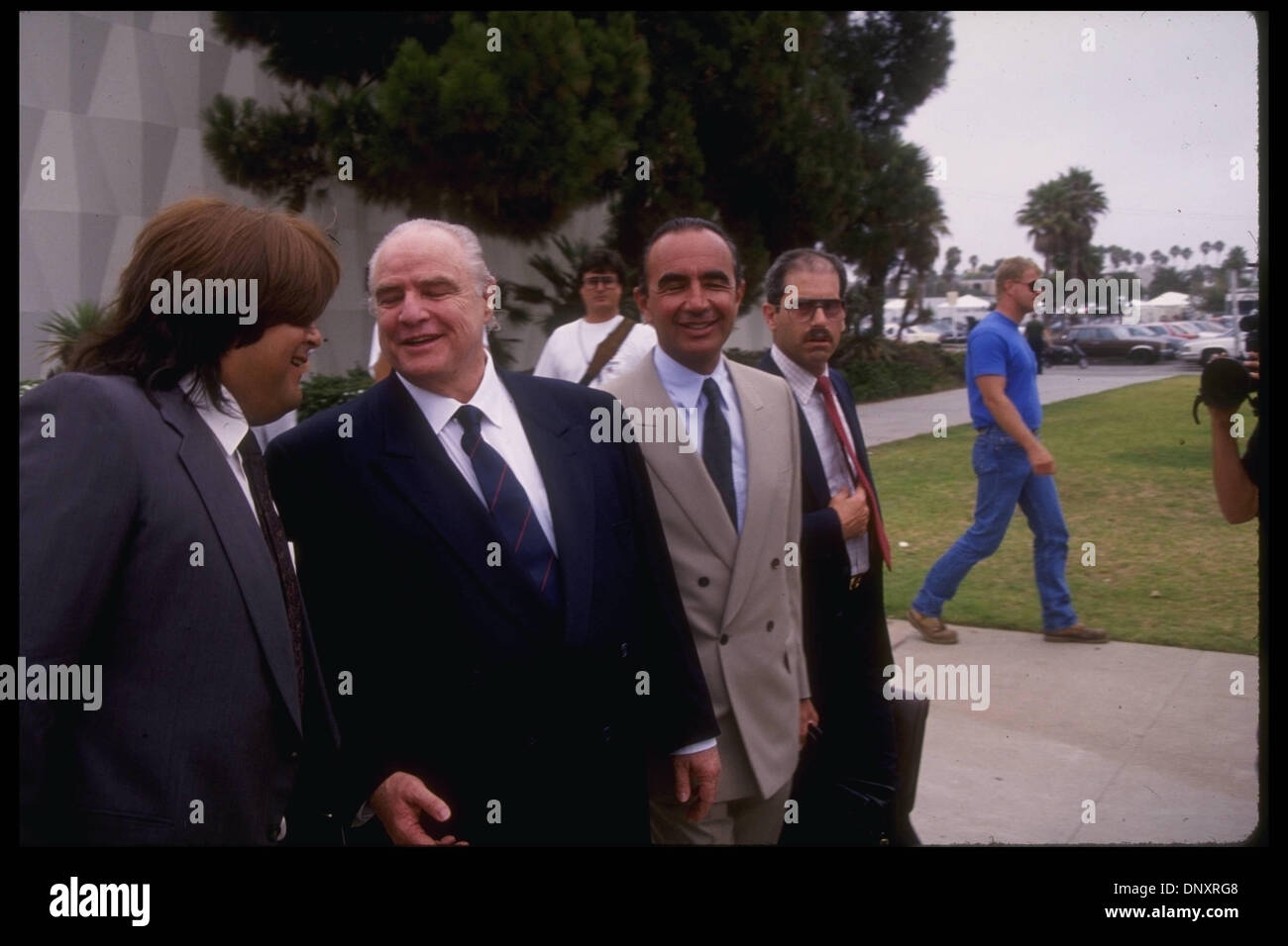 Male actors with others talking marlon brando brando hi-res stock ...