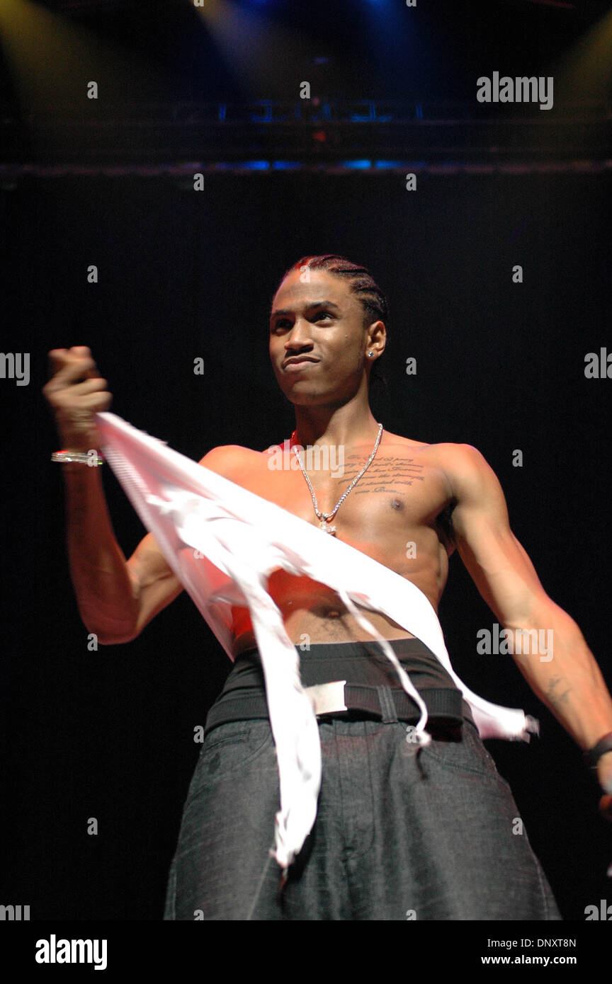 Dec 29, 2005; Washington, DC, USA; R&B newcomer TREY SONGZ performs ...