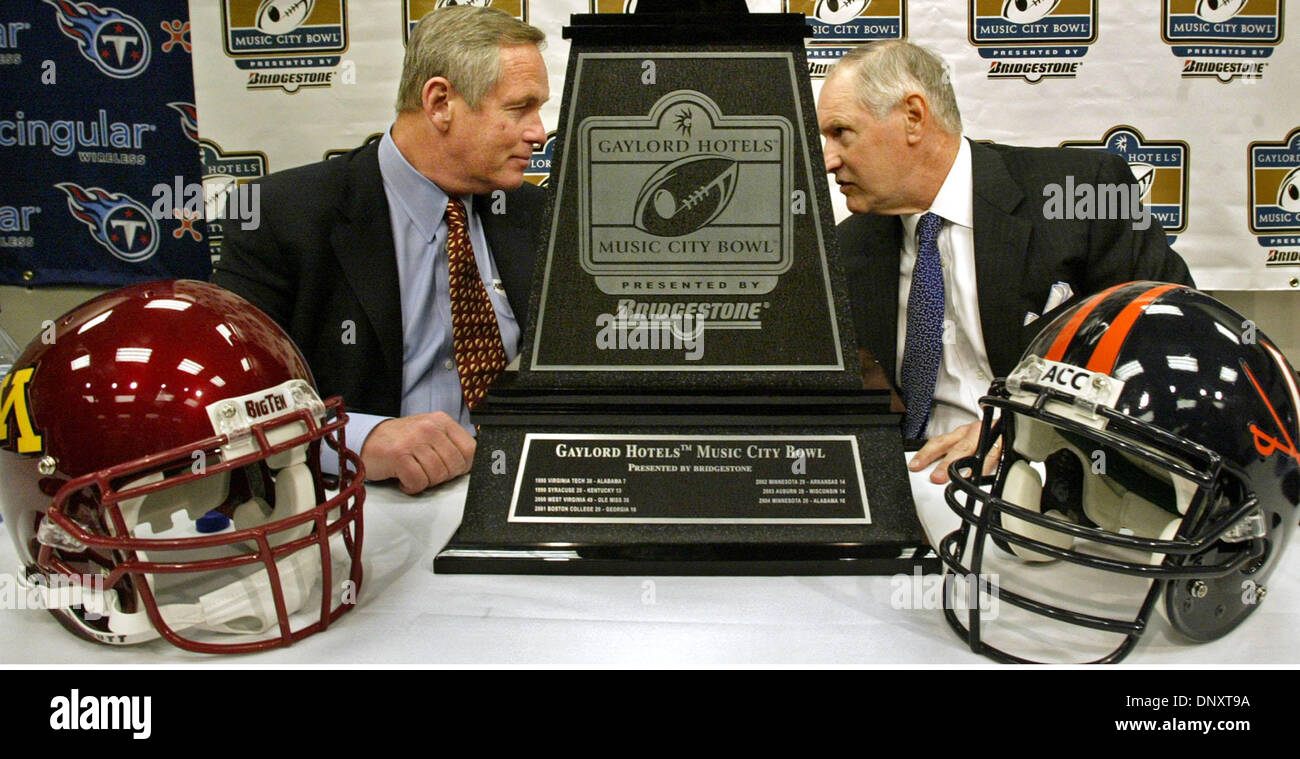 Dec 29, 2005; Nashville, TN, USA; Head Gopher football coach Glen Mason ...