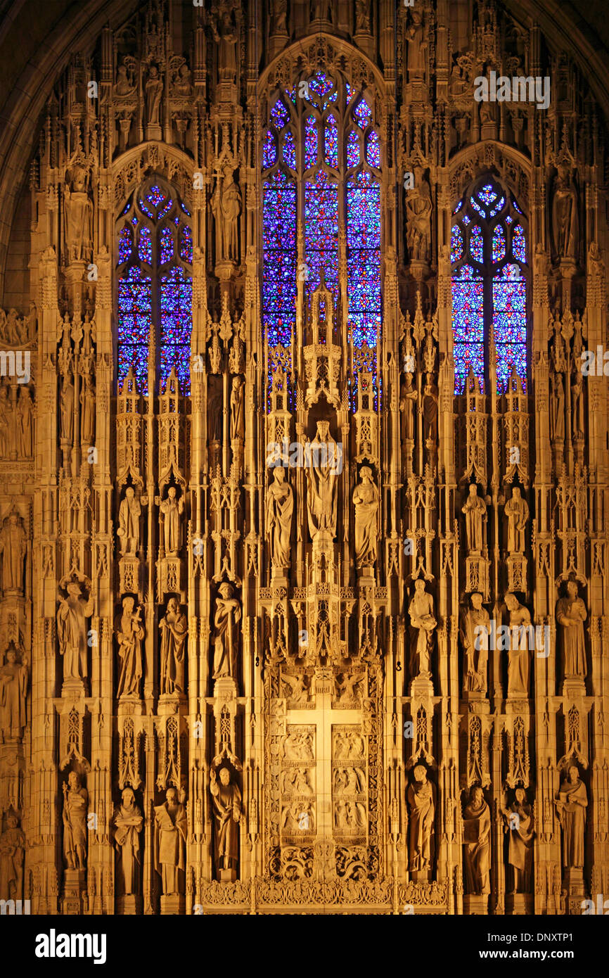 The High Altar and Reredos at St Thomas Church, New York City, USA ...
