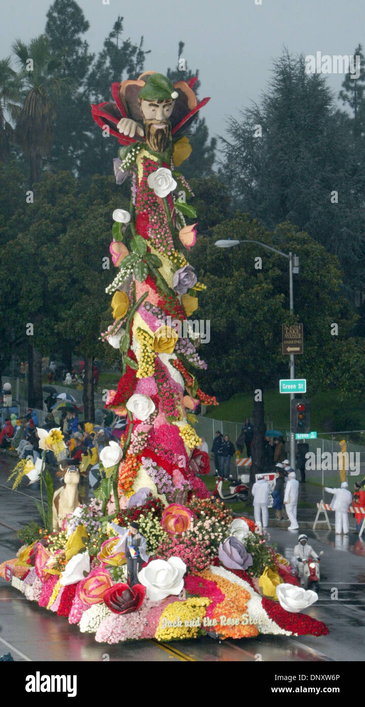 Jan 02, 2006; Pasadena, CA, USA; Queen's Trophy winner float makes its ...