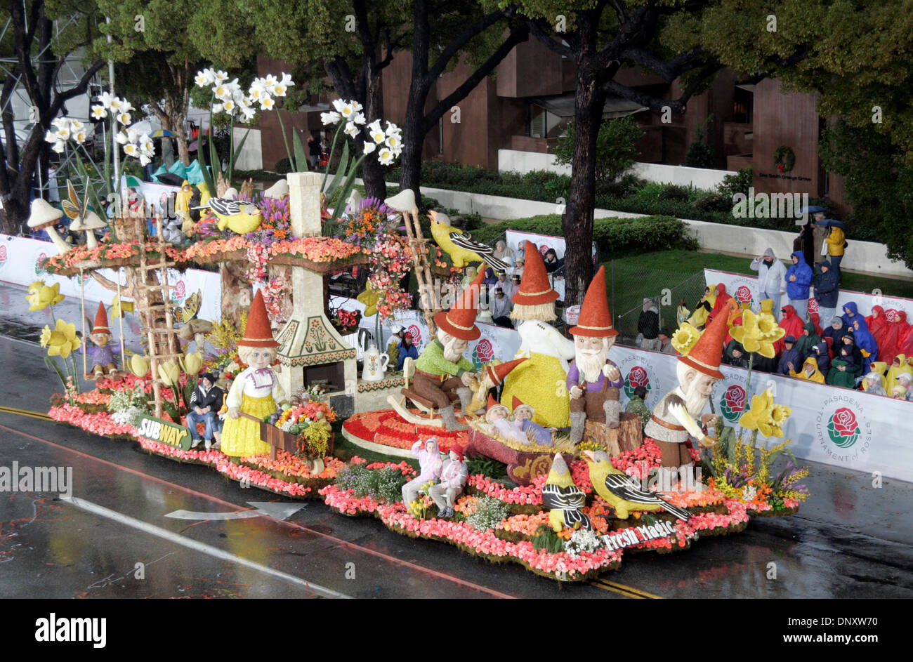 Jan 02, 2006; Pasadena, CA, USA; A float drives down Colorado Boulevard ...