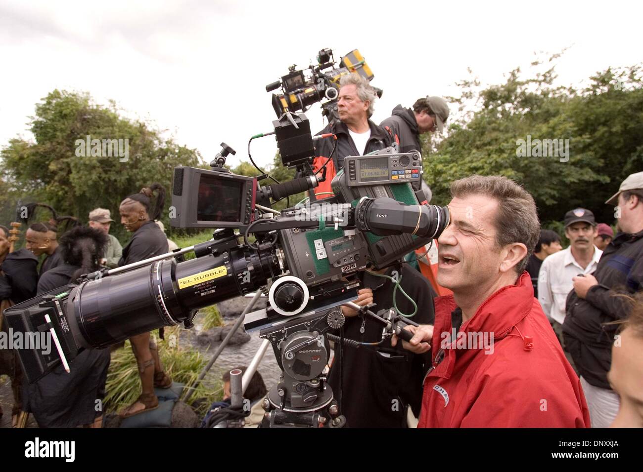 Mel gibson apocalypto 2006 hi-res stock photography and images - Alamy