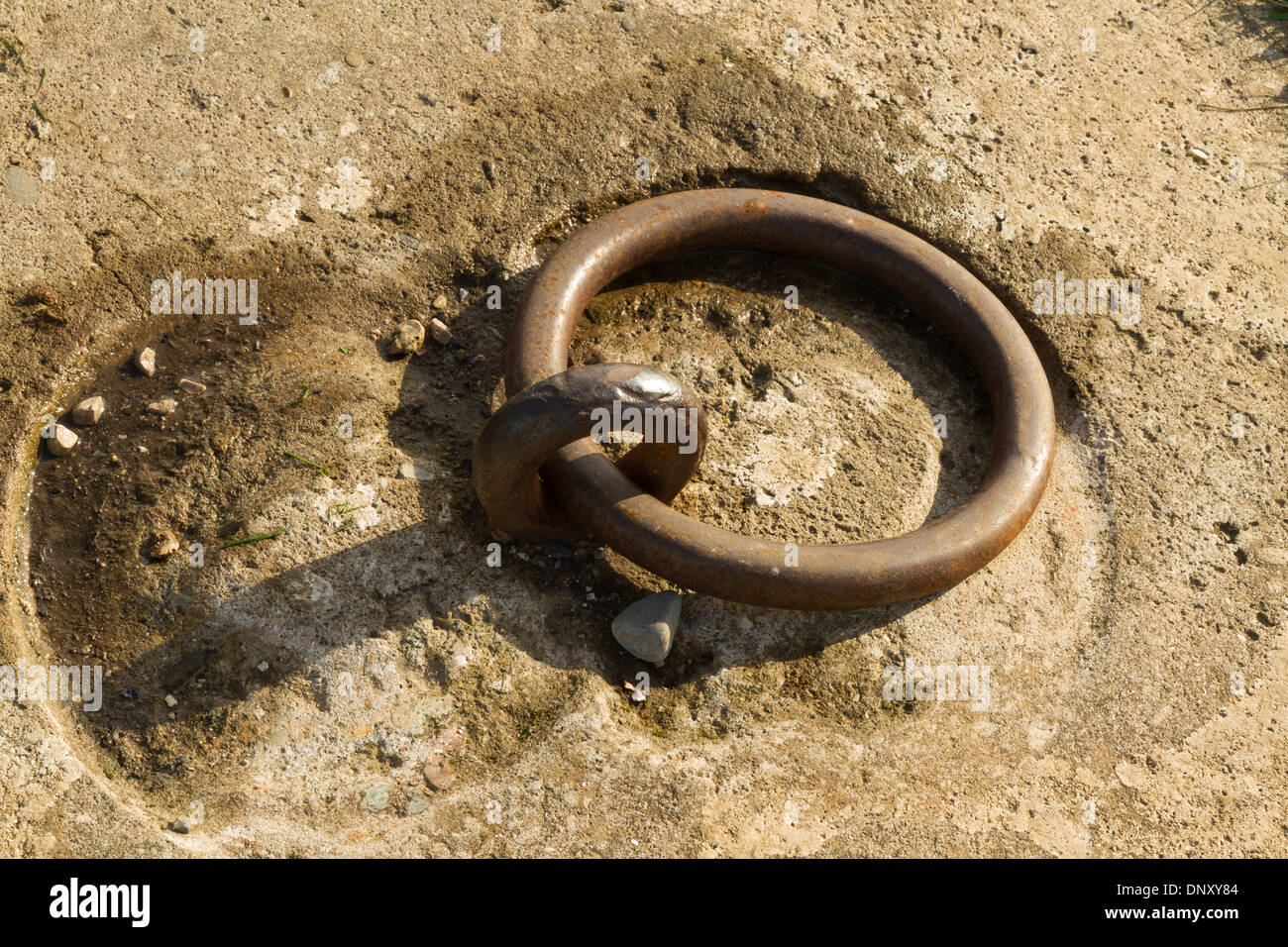 Mooring ring metal concrete hi-res stock photography and images - Alamy