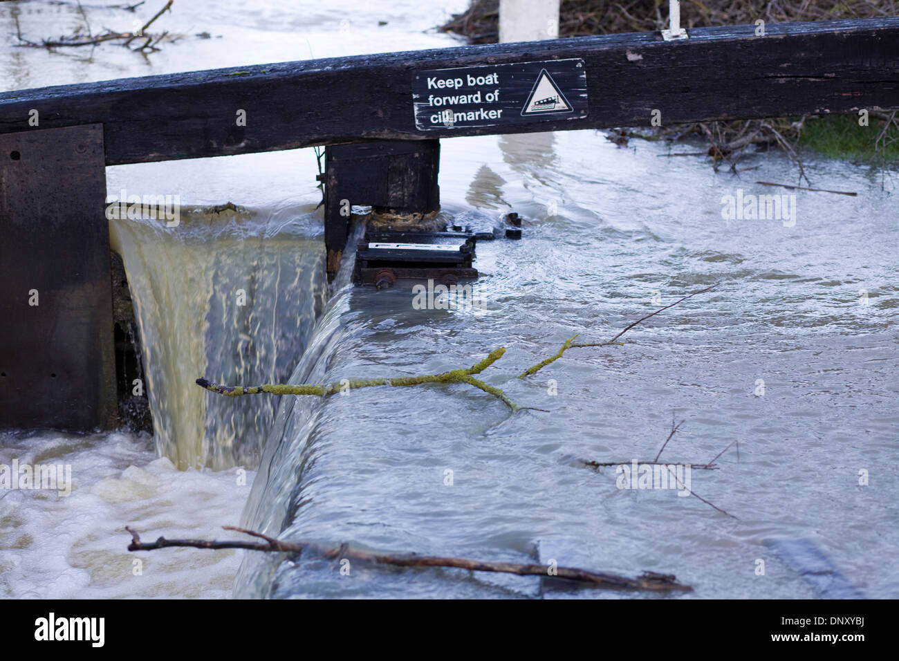 Overflow gate hi-res stock photography and images - Alamy