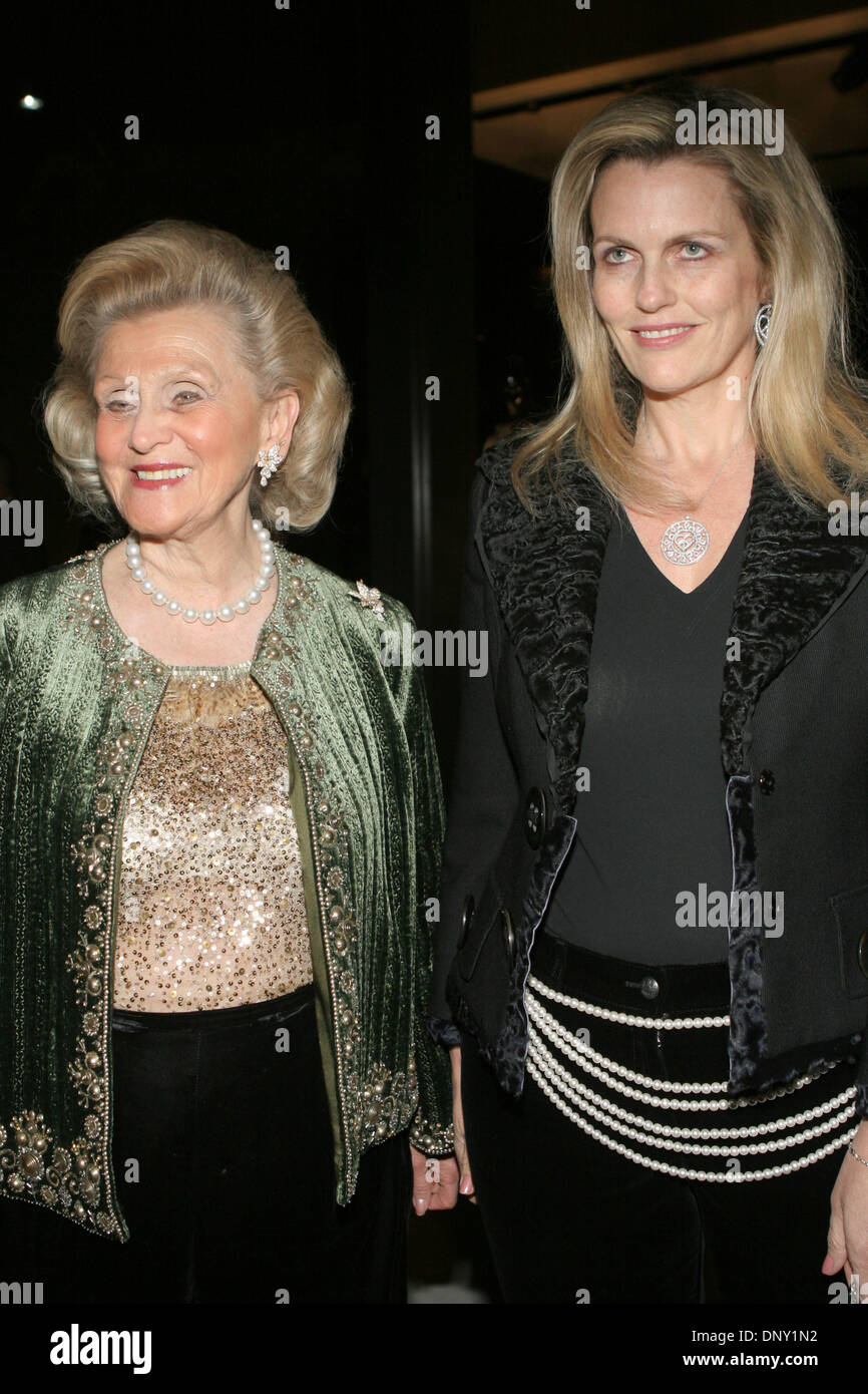 Jan 11, 2006; Beverly Hills, CA, USA; BARBARA DAVIS and NANCY DAVIS at ...