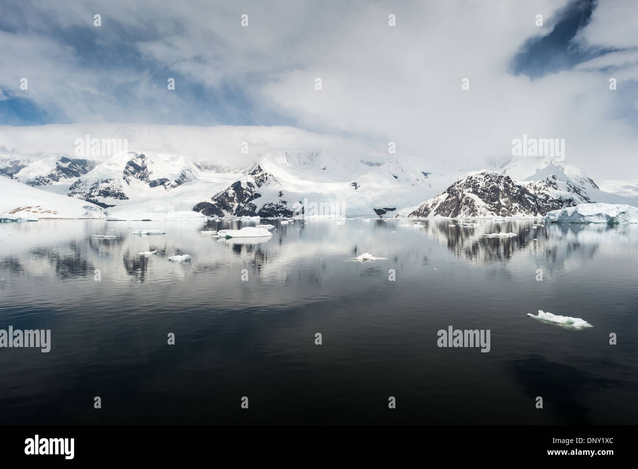 Beautiful scenic antarctica hi-res stock photography and images - Alamy