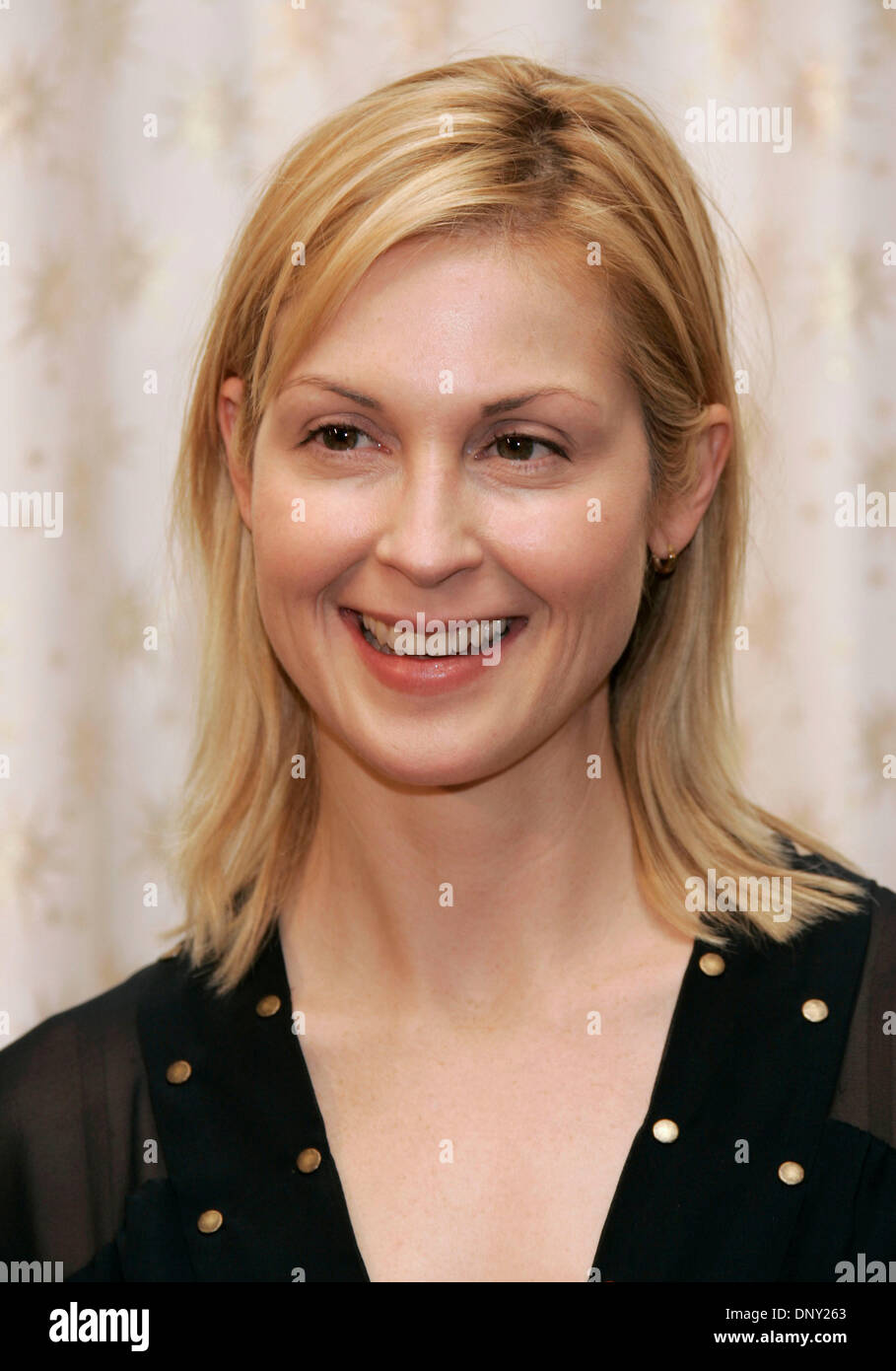 Jan 12, 2006; Beverly Hills, California, USA; Actress KELLY RUTHERFORD ...