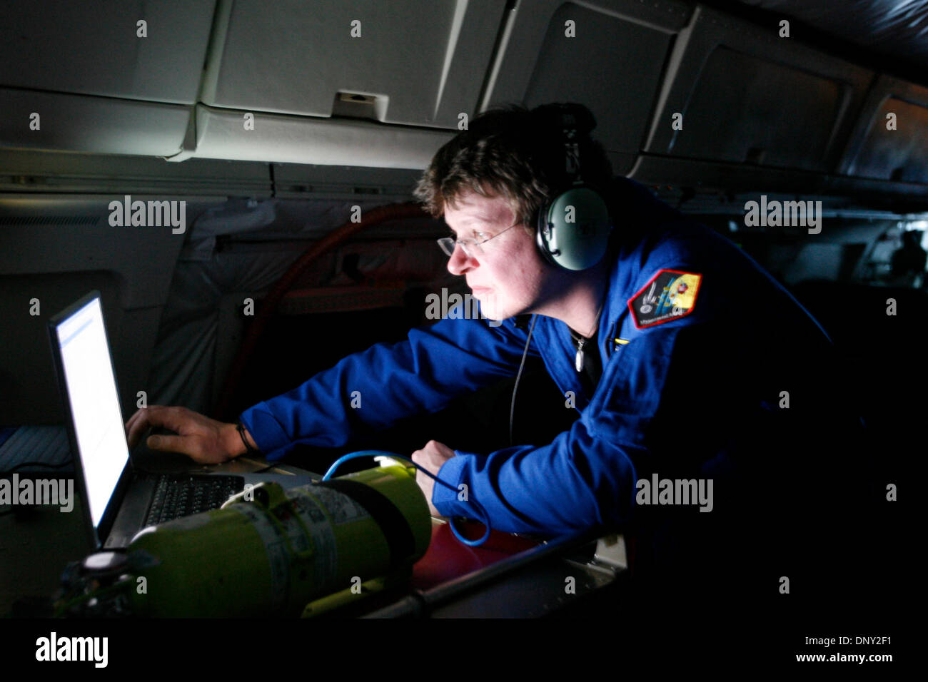Stardust spacecraft 2006 hi-res stock photography and images - Alamy