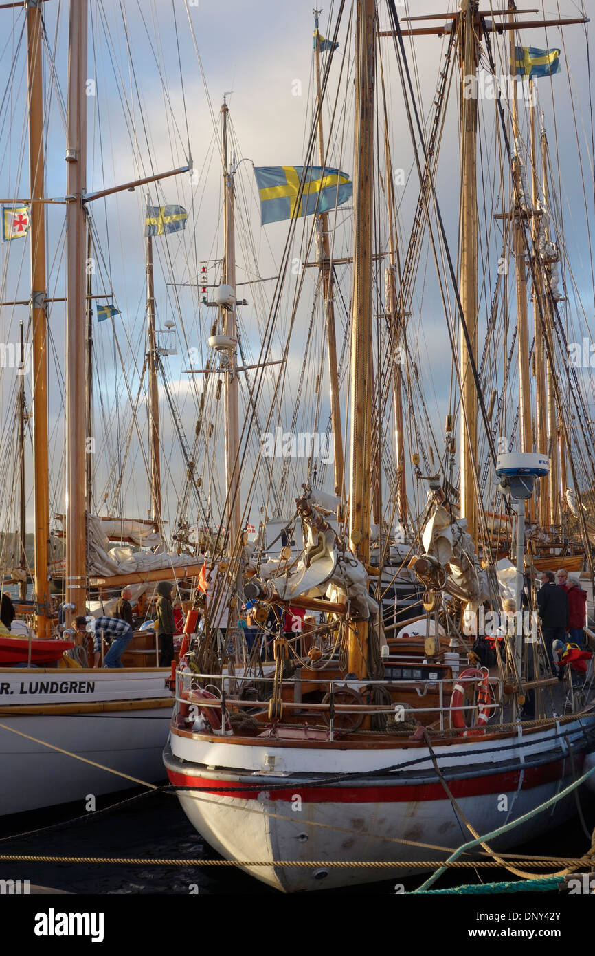 Classic ship spars hi-res stock photography and images - Alamy