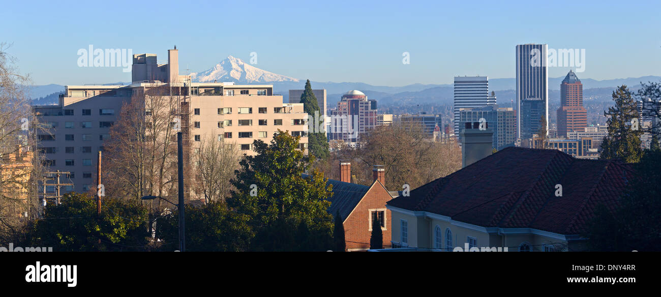 Portland Oregon downtown skyline panorama with Mt. Hood Stock Photo - Alamy