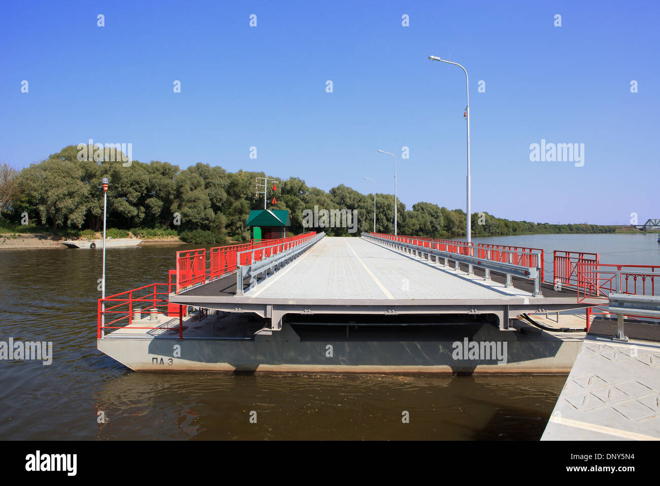 Pontoon bridge hi-res stock photography and images - Alamy