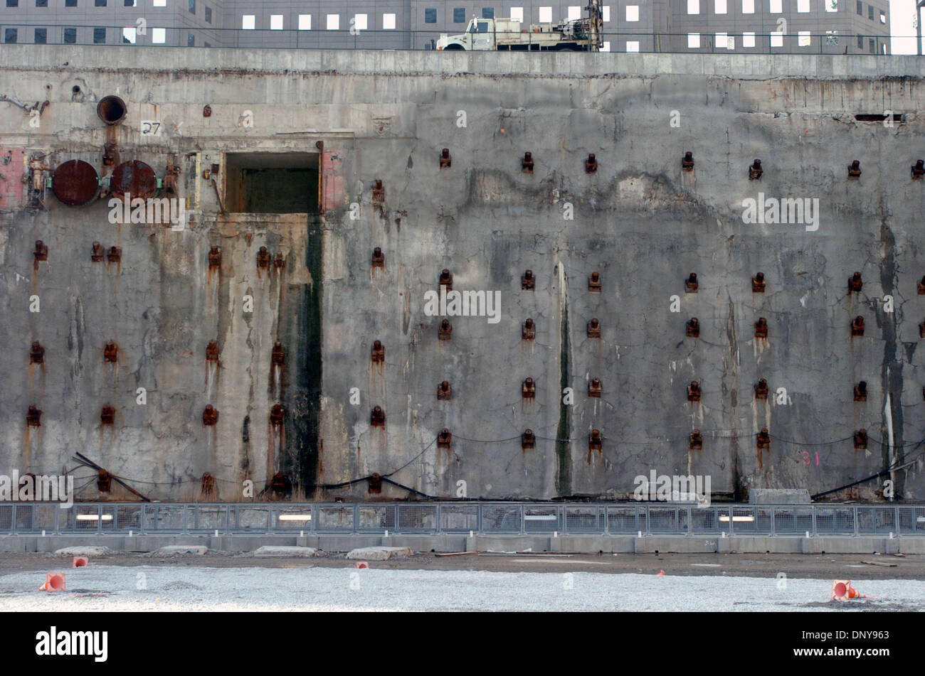 Slurry wall hi-res stock photography and images - Alamy