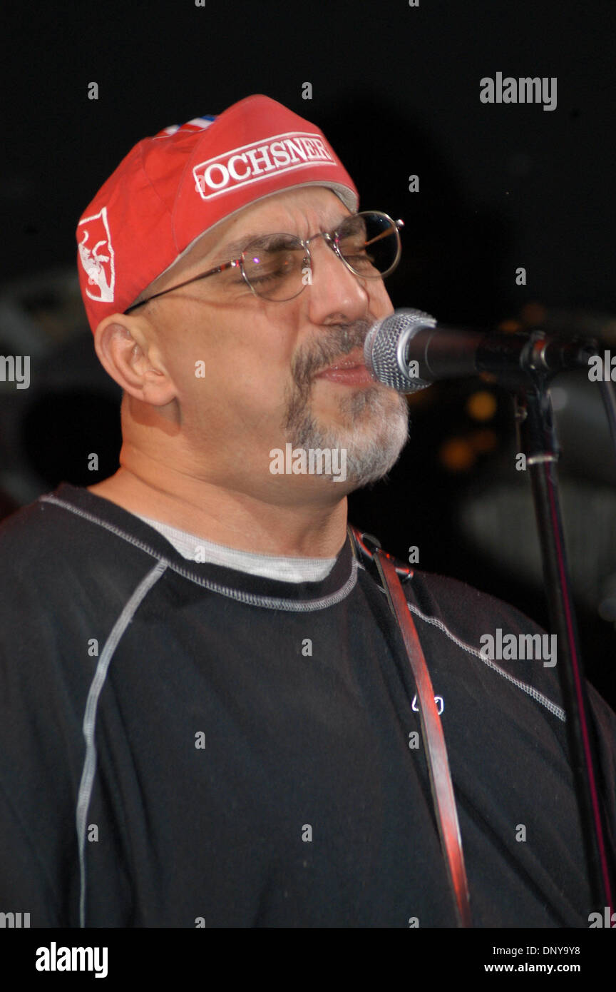 The smithereens live hi-res stock photography and images - Alamy