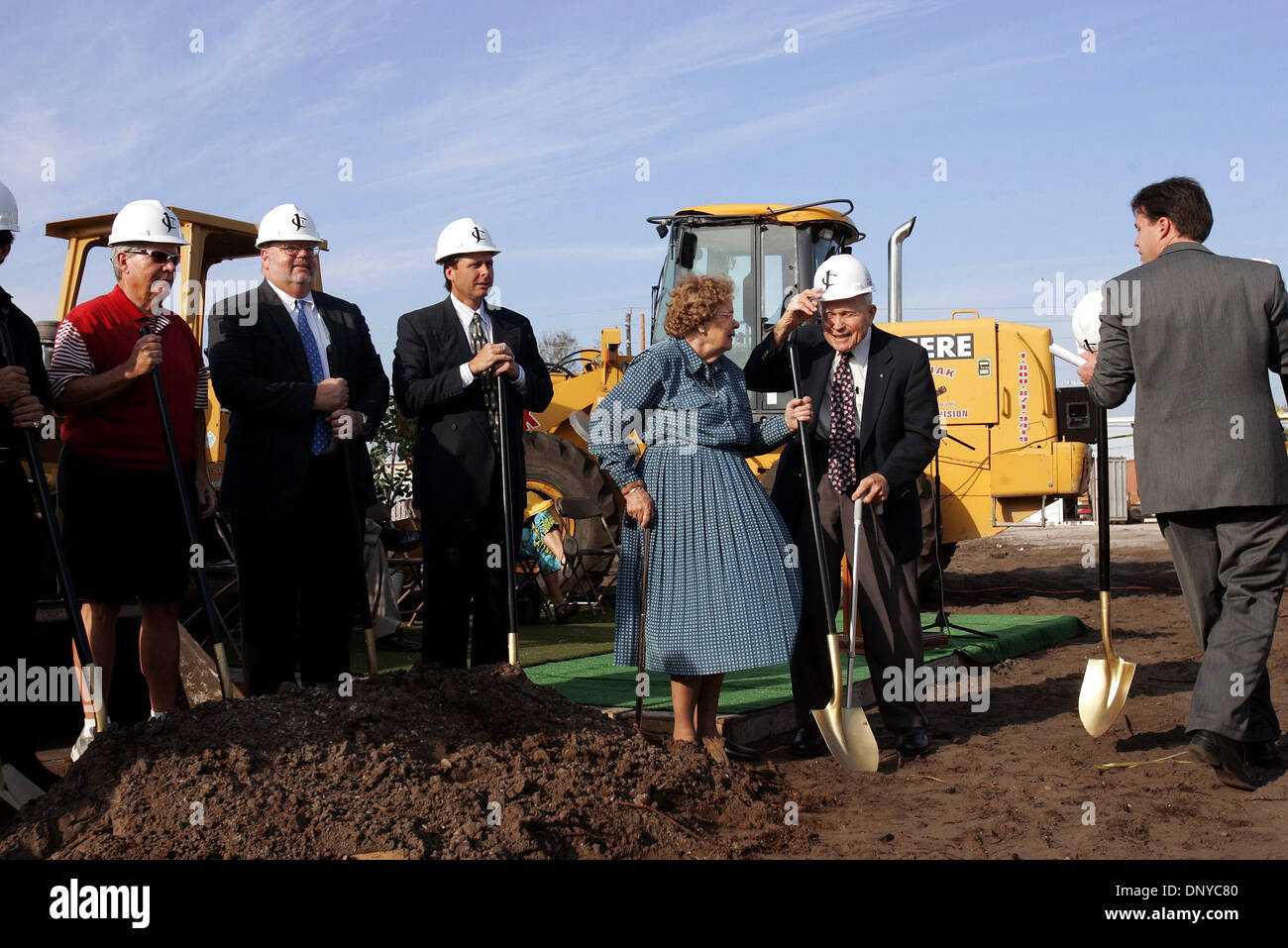 Groundbreaking shovel hi-res stock photography and images - Alamy