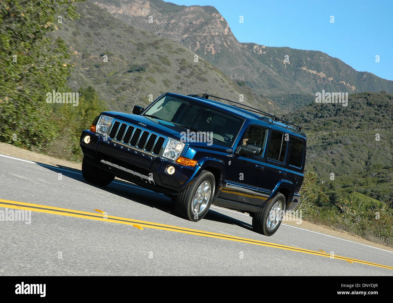 2006 jeep commander limited in hi-res stock photography and images - Alamy