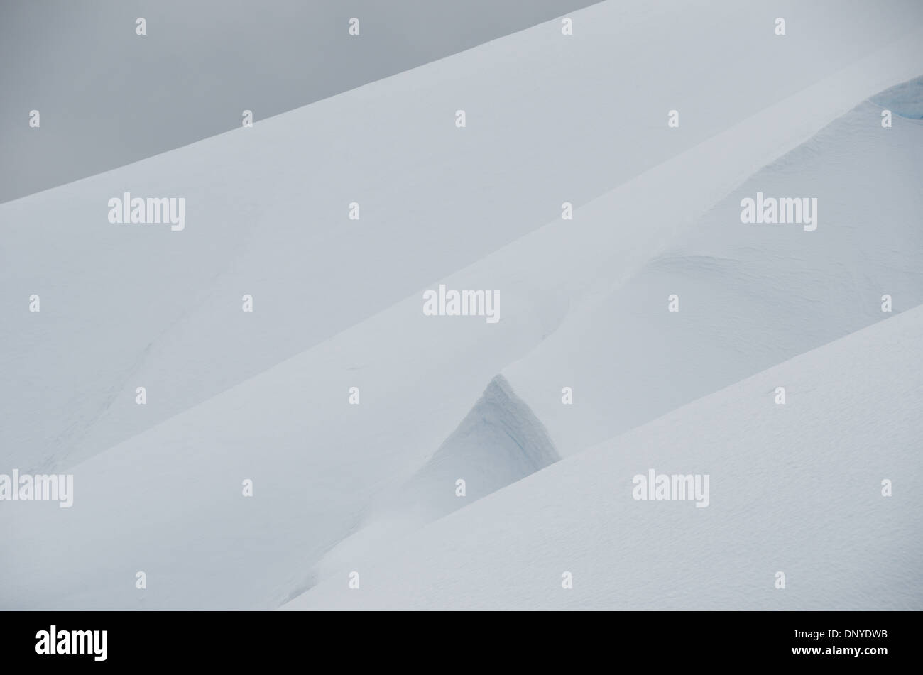 Layers of snow hi-res stock photography and images - Alamy