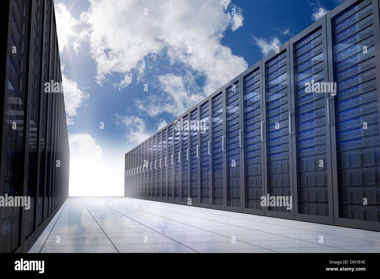 Sky data center hi-res stock photography and images - Alamy