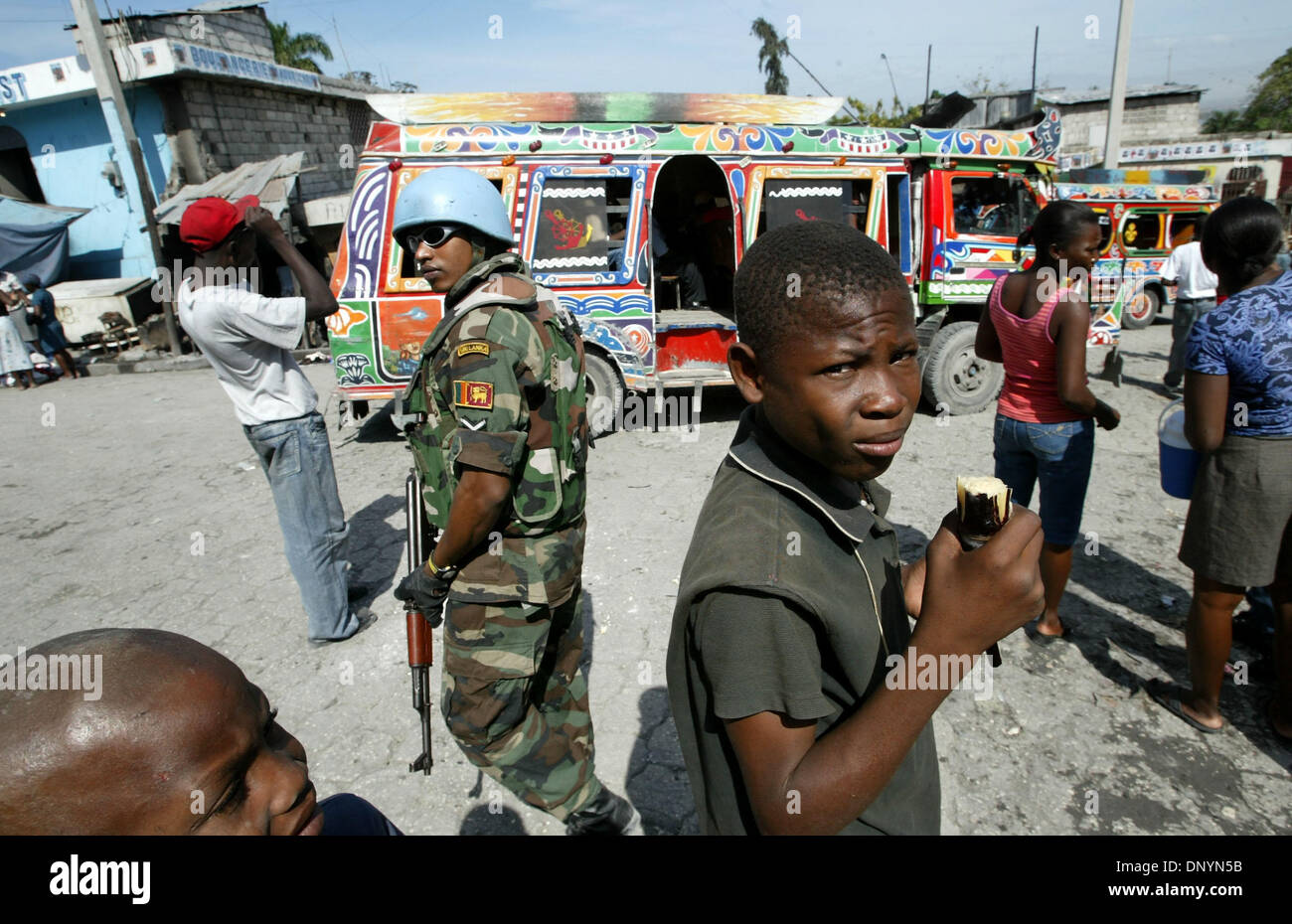 Violent gangs hi-res stock photography and images - Alamy