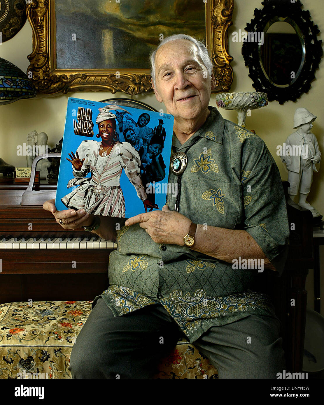 1977 beach photo hi-res stock photography and images - Alamy