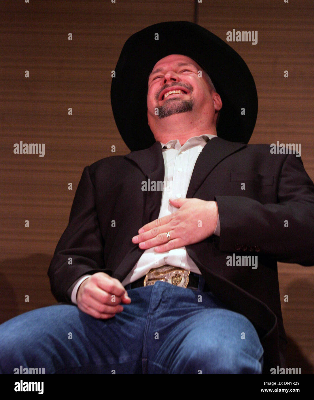 Feb 07, 2006; New York, NY, USA; Singer GARTH BROOKS at the opening of ...