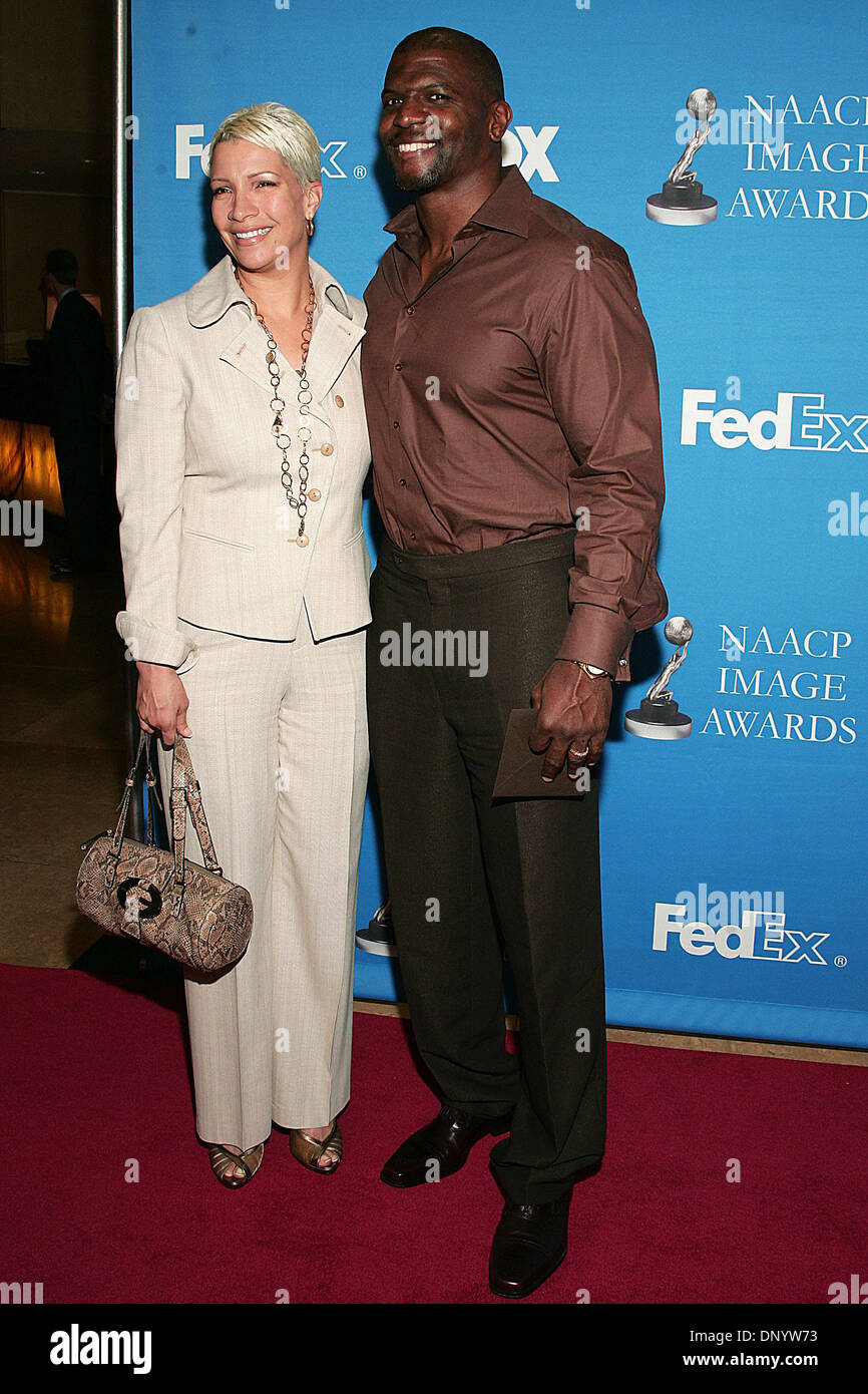 Feb 11, 2006; Beverly Hills, CA, USA; Actor TERRY CREWS and wife during ...