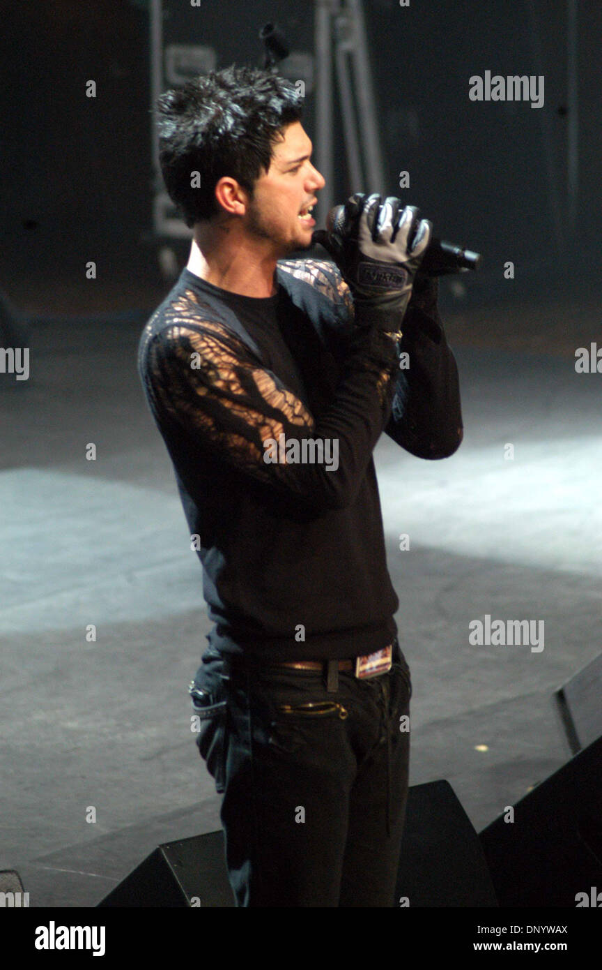 New lead singer hi-res stock photography and images - Alamy